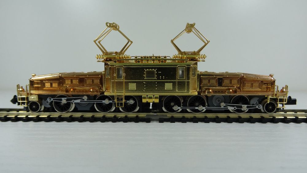 Arnold 2702, Krokodil, Ce 6/8 II, Vergoldet, Vitrine (Neu (gemäss ...