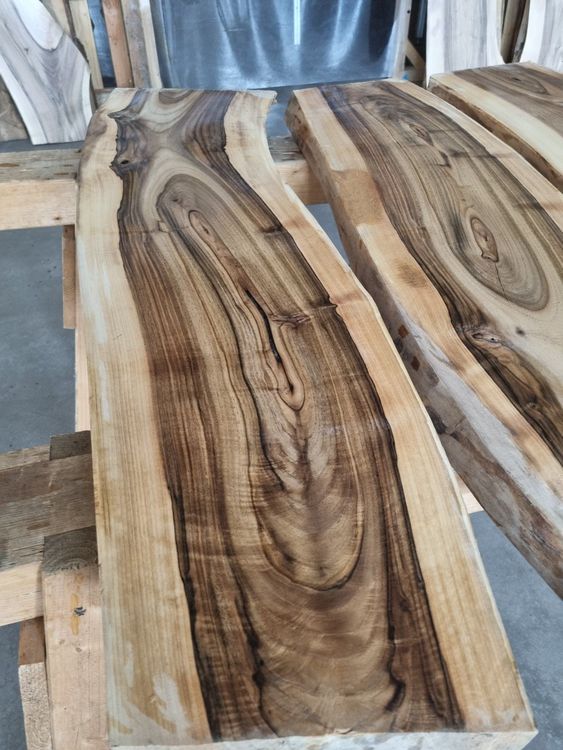 Nussbaum Massivholz Bretter Natur 3 Stk Set (Gebraucht) in Rheineck für ...