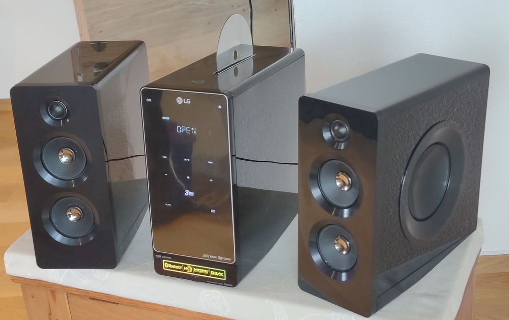 LG DVD DAB Micro HiFi-System DM2740DAB - Bluetooth (Gebraucht) in ...