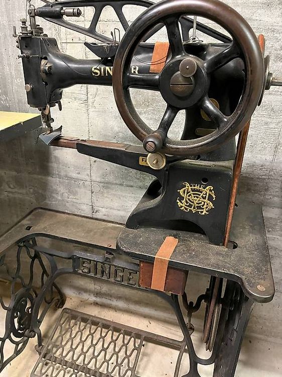 Antiquität Singer Nähmaschine (Gebraucht) in Aarau für CHF 200 – nur Abholung auf Ricardo kaufen