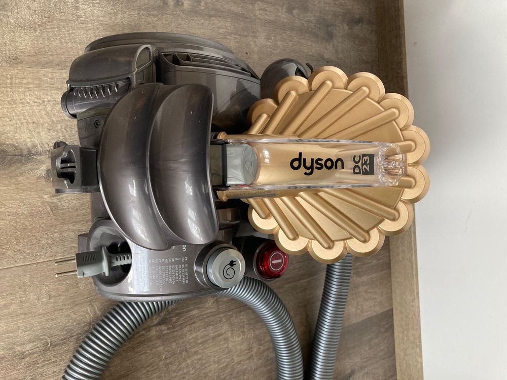 DYSON STAUBSAUGER, DC 23 +CORE SEPARATOR | Kaufen auf Ricardo