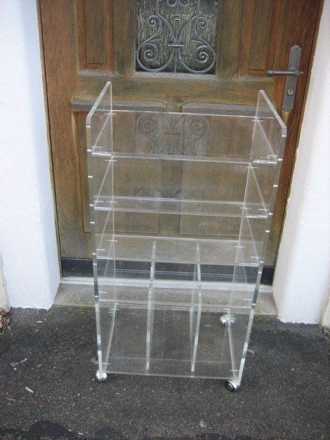 Rollgestell Regal aus Plexiglas (Gebraucht) in Winterthur für CHF 70 ...