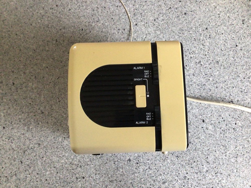 Retro Radiowecker Philips D3112 | Kaufen auf Ricardo
