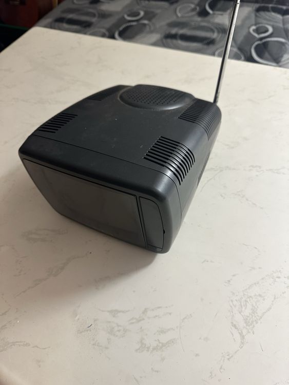 Portable 6 inch Colour TV/Monitor (Gebraucht) in Horw für CHF 50 – nur ...