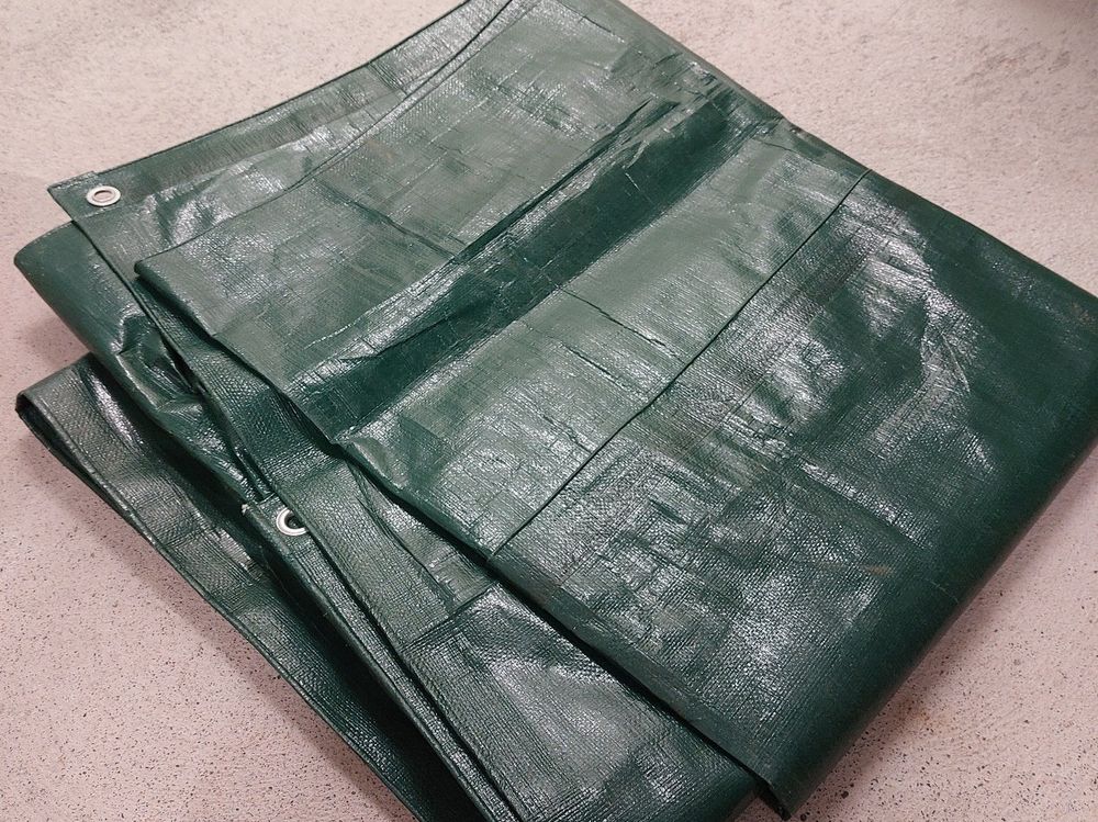 Blache grün 2 × 3 m 220 g/m² (Gebraucht) in Niederdorf für CHF 5.6 ...