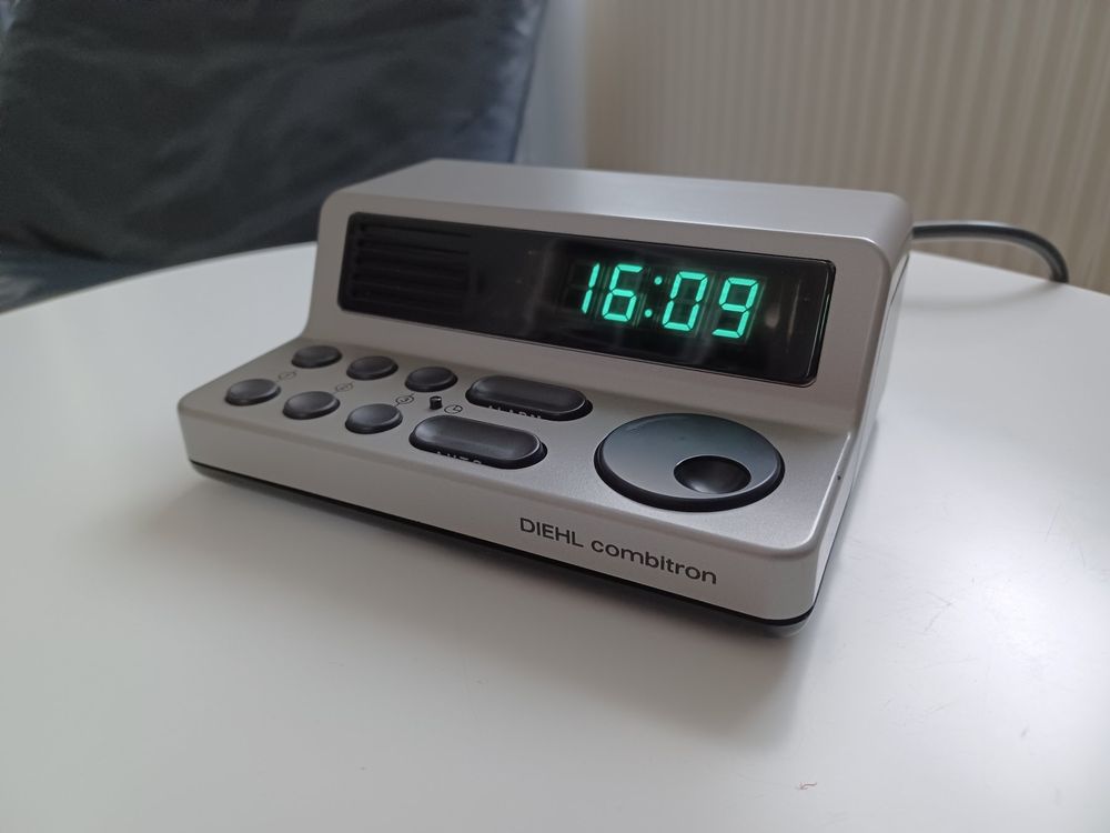 Vintage Diehl Combitron LCD Wecker Space Age Design (Gebraucht) in für CHF 60 – mit Lieferung ...