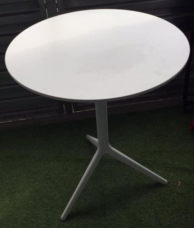 Lista Table bistrot ronde (Gebraucht) in Lausanne für CHF 200 – mit ...