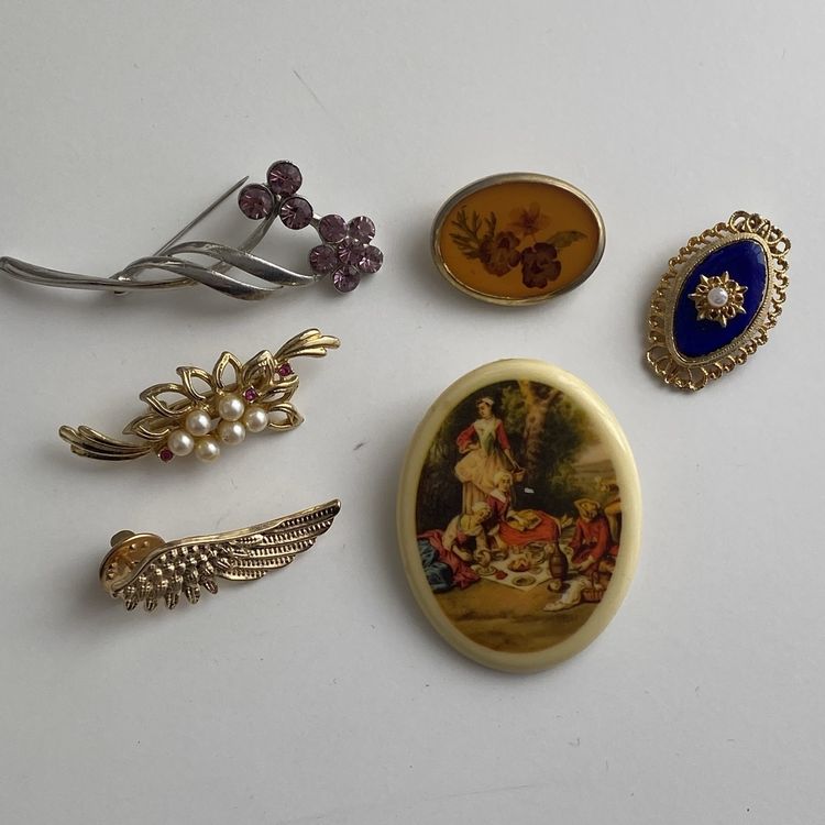 Vintage Broschen Sammlung (Gebraucht) in Givisiez für CHF 17 – mit ...