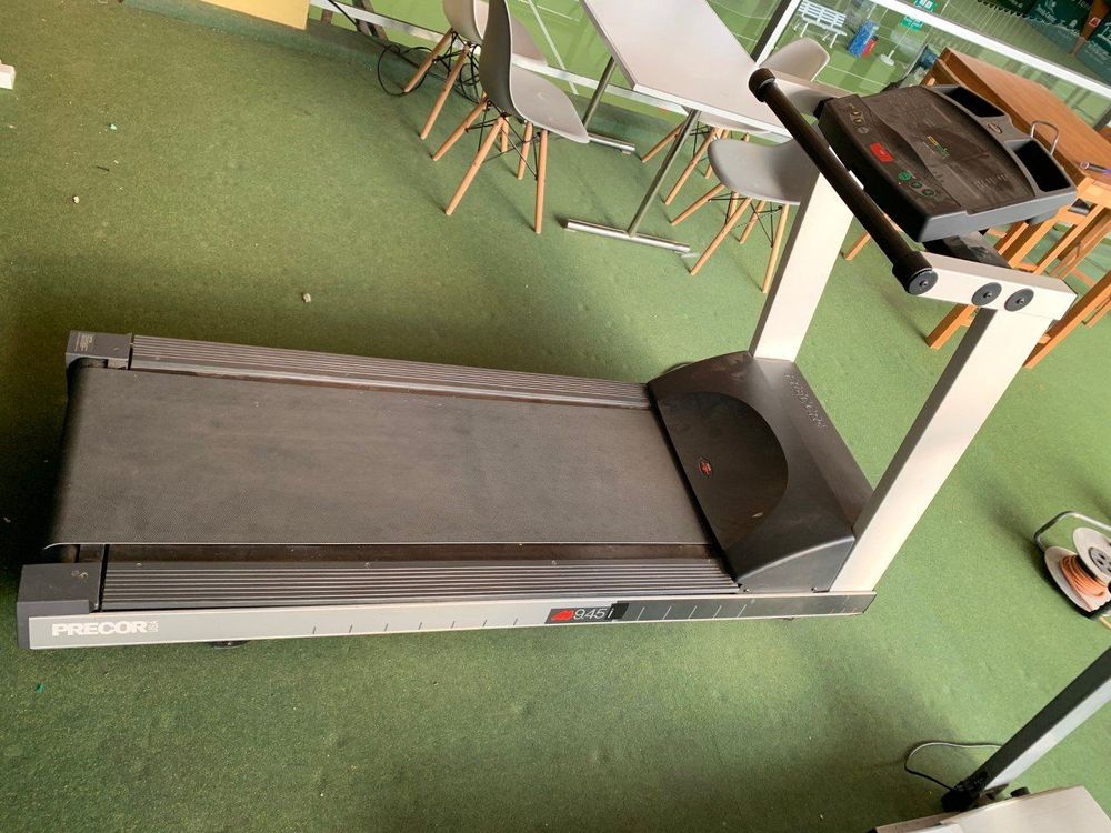 Laufband Precor USA 9.45 i | Kaufen auf Ricardo