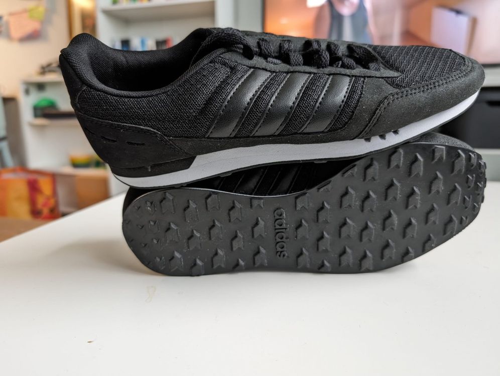 Sneaker von Adidas, 39 1/3 (Neu und originalverpackt) in Boppelsen für ...