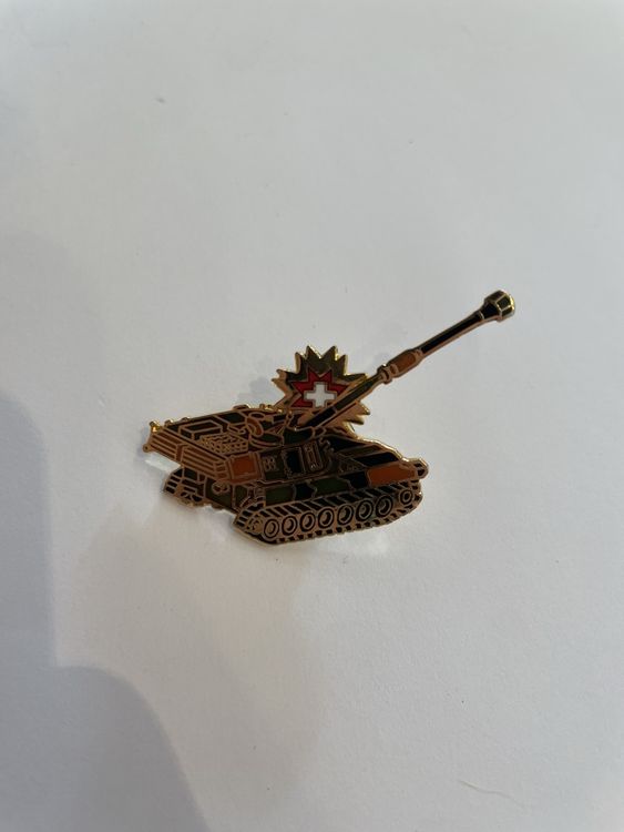 Armee Panzer Pin (Gebraucht) in Zürich für CHF 4 – mit Lieferung auf ...