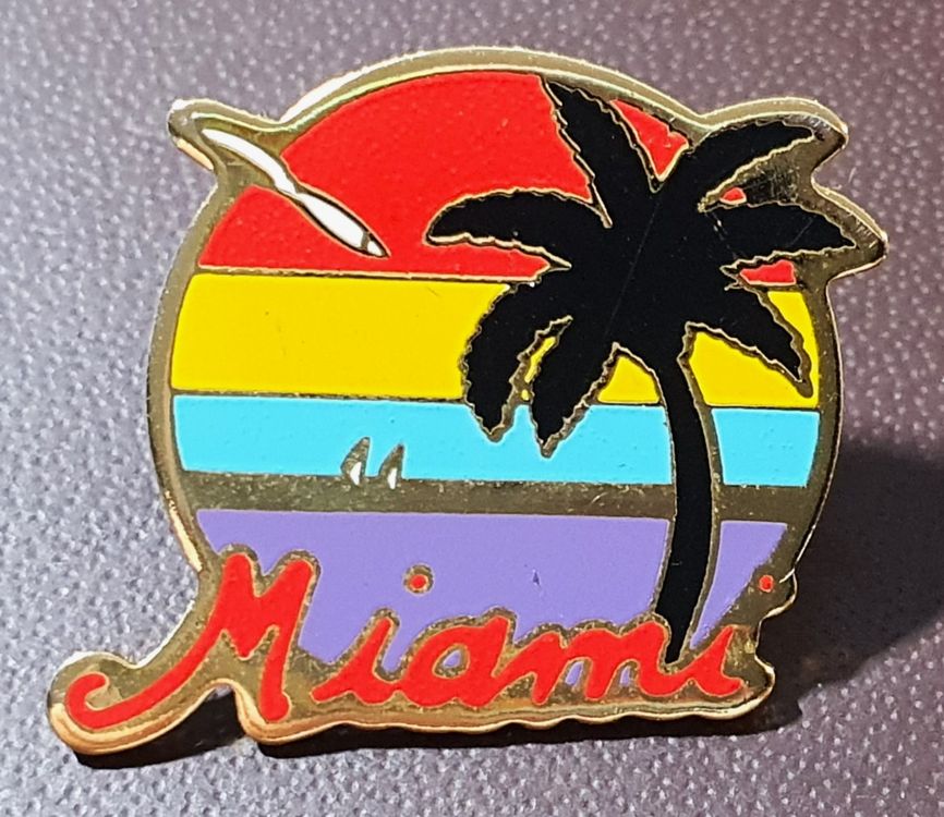 S527 - Pin USA AMERIKA / MIAMI (Gebraucht) in Reinach BL für CHF 2 ...