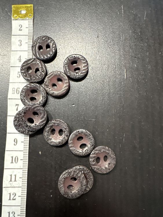 Knöpfe dunkelbraun (Neu (gemäss Beschreibung)) in Anglikon für CHF 2 – mit Lieferung auf Ricardo ...