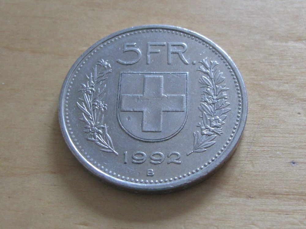 5 Franken 1992 / vertiefte Randschrift (Gebraucht) in Mühleberg für CHF 5 – mit Lieferung auf ...