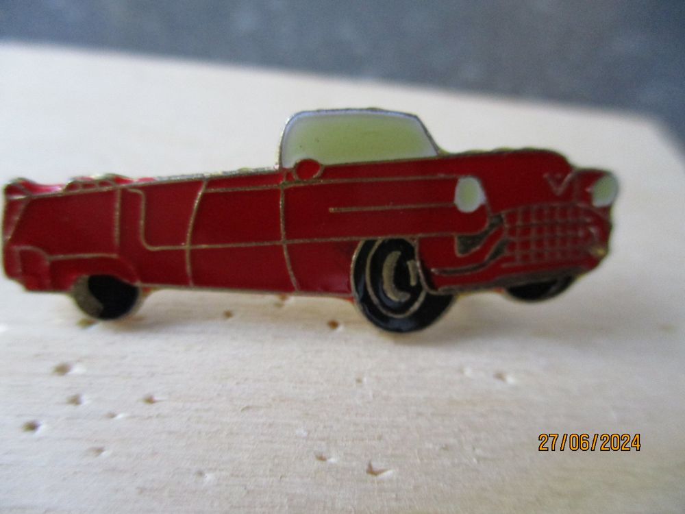 Cadillac Pin (Neu (gemäss Beschreibung)) in Felsberg für CHF 0.5 – mit ...