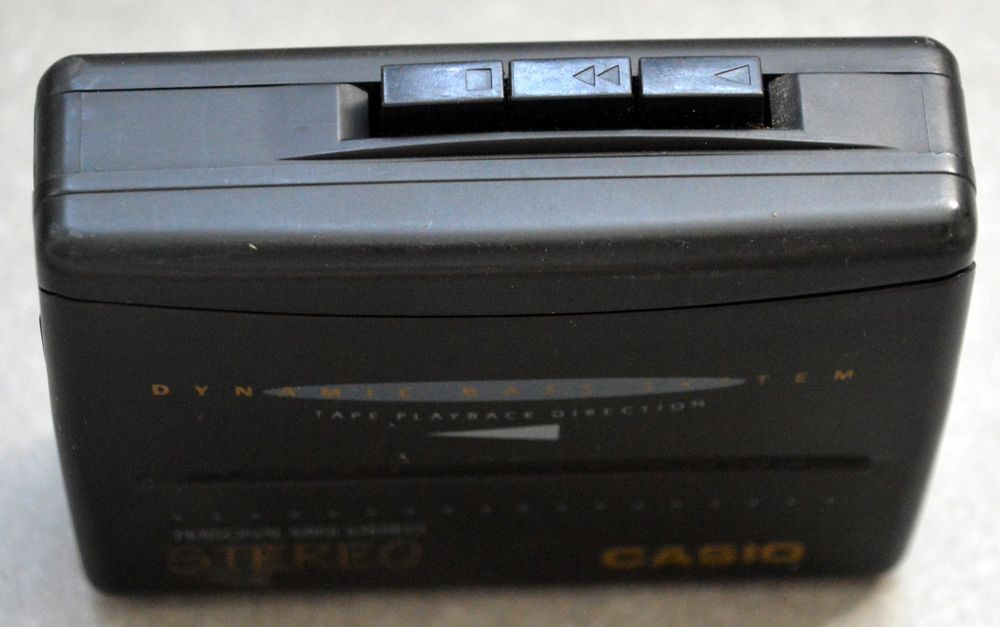 Walkman Casio Dynamic Bass System Stereo (Gebraucht) in Collonges für ...