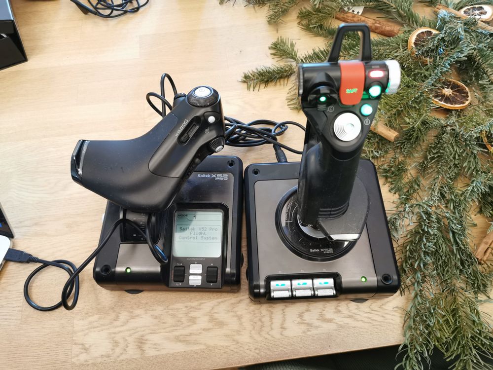 Saitek X52 Professional - Simulationscontroller (Gebraucht) in ...