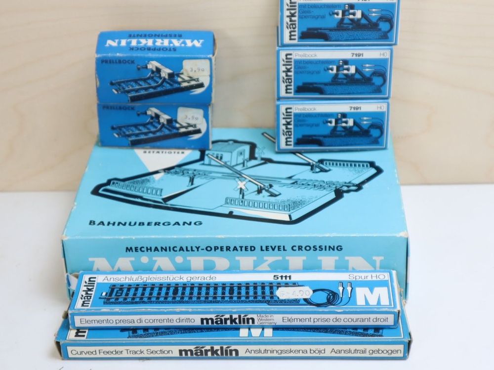 Märklin 5 x Prellbock 7191 + Bahnübergang 7390 + 5111 / 5103 (Gebraucht ...