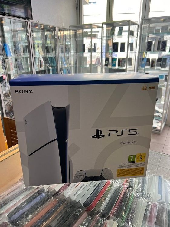 PS5 SLIM DISC EDITION 1TB FABRIKNEU 24 MONATE SWISSCOM GAR!! (Neu und originalverpackt) in ...