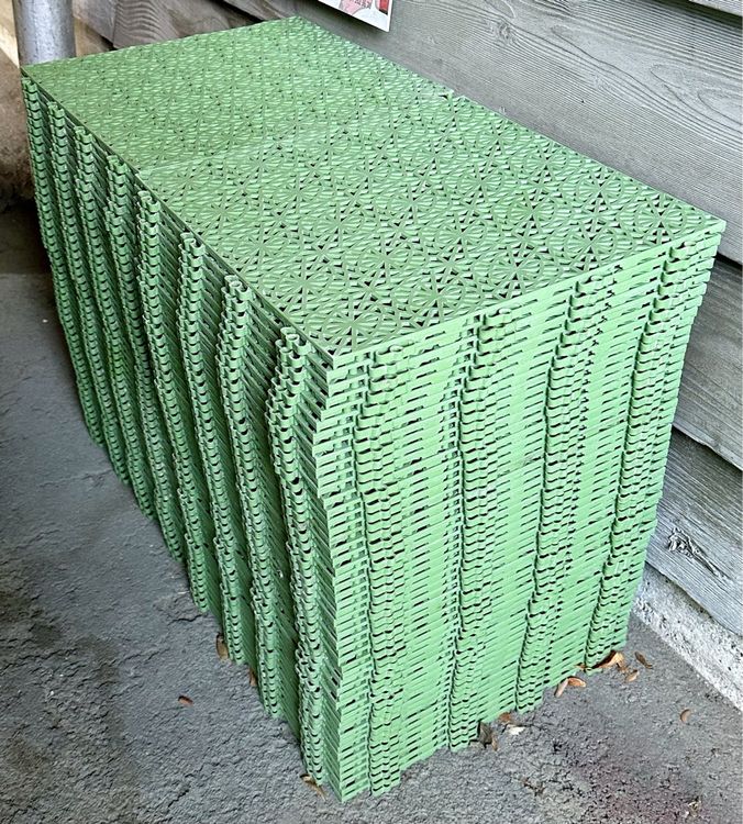 Bergo Klick-Bodenplatten ROYAL Grün 30x30cm (Gebraucht) in Ostermundigen für CHF 20 – nur ...