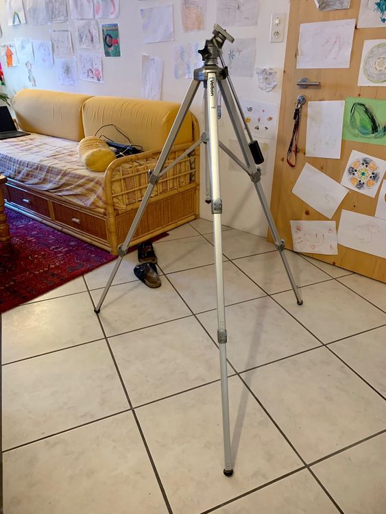 Altes Stativ (Gebraucht) in scuol für CHF 1 – mit Lieferung auf Ricardo ...
