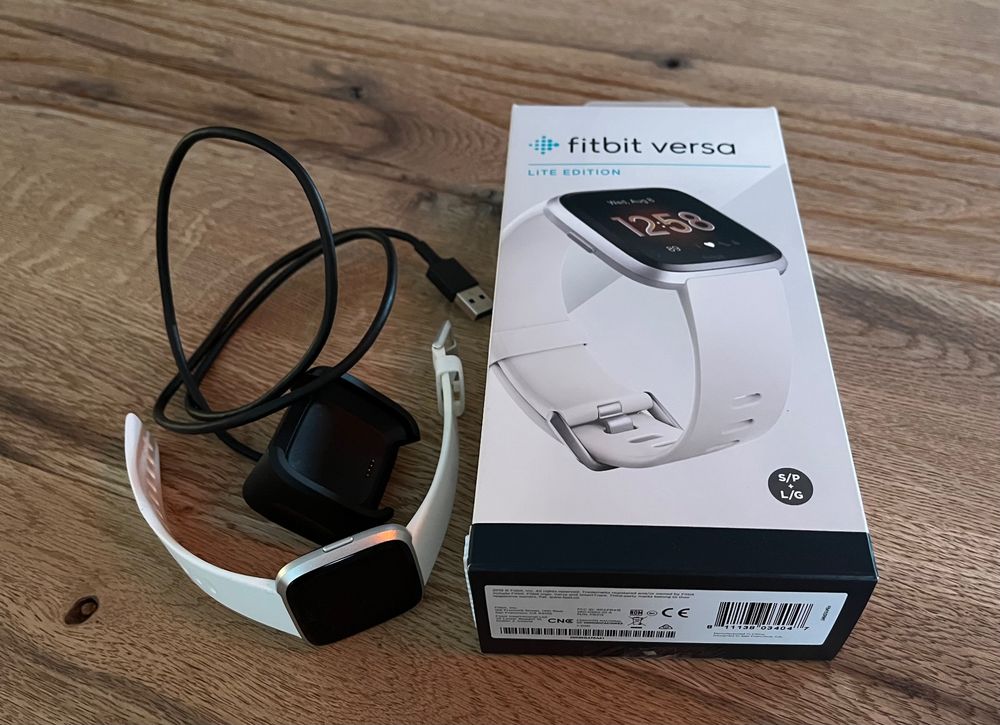 FITBIT Versa Lite Smartwatch | Kaufen auf Ricardo