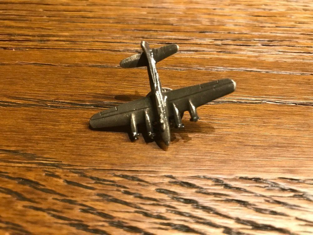 Pin "Flugzeug" (Gebraucht) in Hochdorf für CHF 3.2 – mit Lieferung auf ...