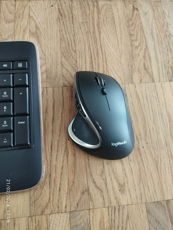 Logitech K800 Wireless Tastatur und Maus | Kaufen auf Ricardo