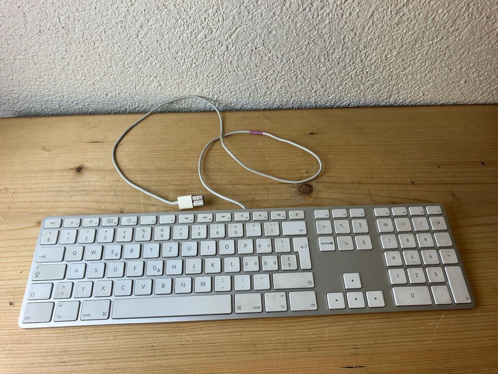 Apple A1243 USB Keyboard Tastatur Alu Silber Zahlenblock (Gebraucht) in ...