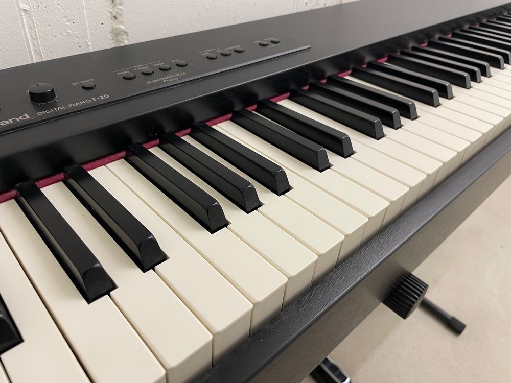 Roland F-20 Digital Piano (Gebraucht) in Rüti ZH für CHF 350 – nur ...