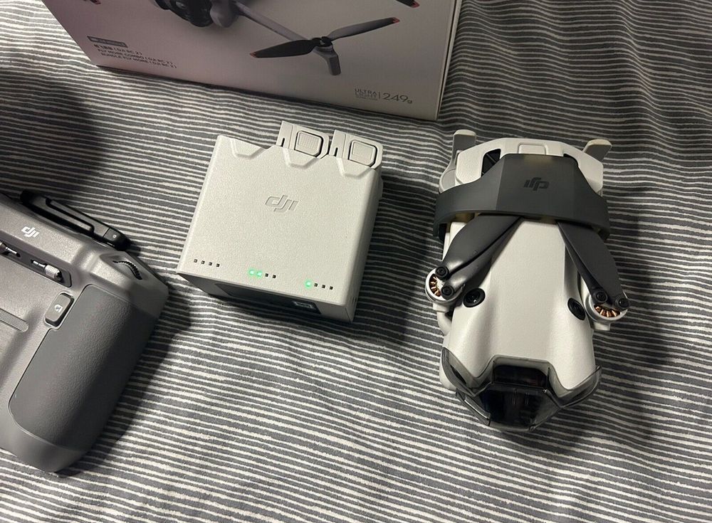 DJI Mini 4 Pro + Fly More Combo + DJI Refresh mit RC2 | Kaufen auf Ricardo