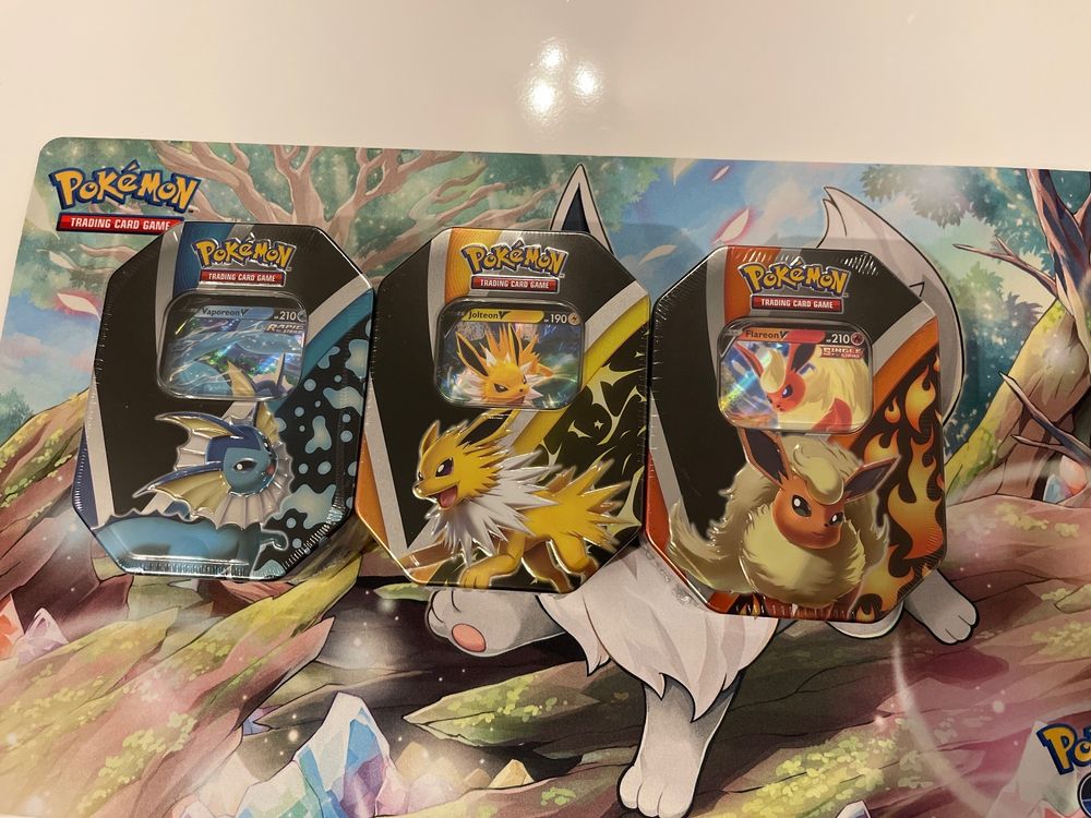 Pokémon Eevee Evolutions Tin Vaporeon V/Jolteon V/Flareon V | Kaufen ...