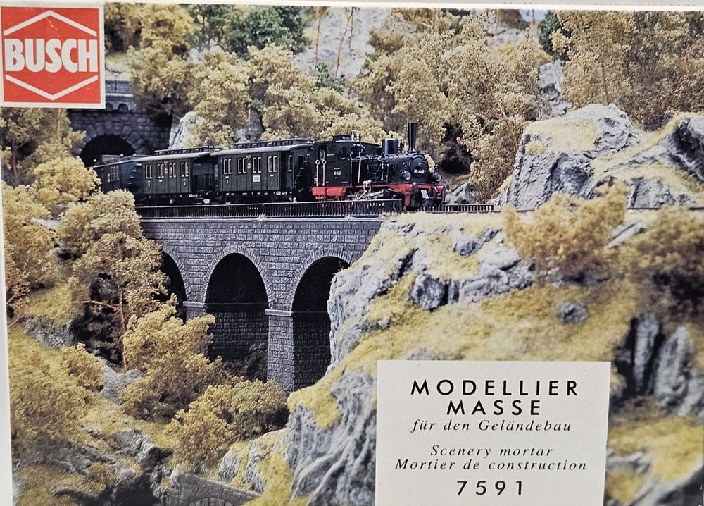 Busch 7591: Modelliermasse hell-beige feine Struktur, 0.5 Kg (Neu und originalverpackt) in ...