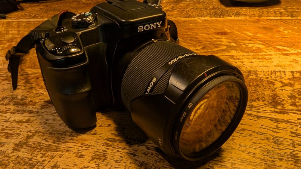 Sony DSLR A100 mit viel Zubehör (Gebraucht) in Brugg AG für CHF 130 ...