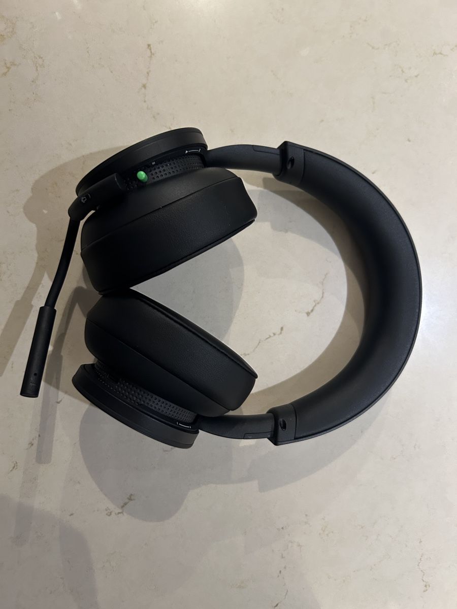 X Box x-Serie mit neuem Controller und neuem Headset (Gebraucht) in ...