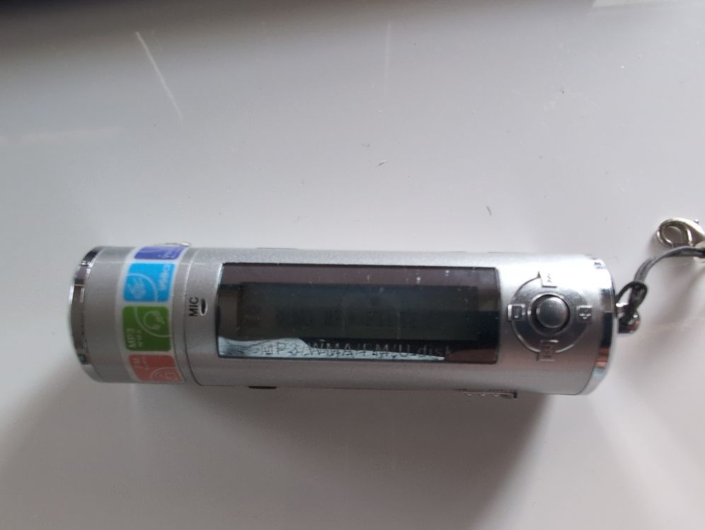 JXD MP3 Player / Diktiergerät 256 MB FM Radio (Gebraucht) in Aeugst am ...