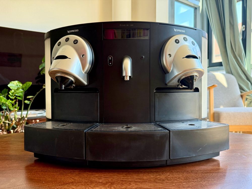 Nespresso Gemini 200 Professional Coffee Machine (Gebraucht) in Basel ...