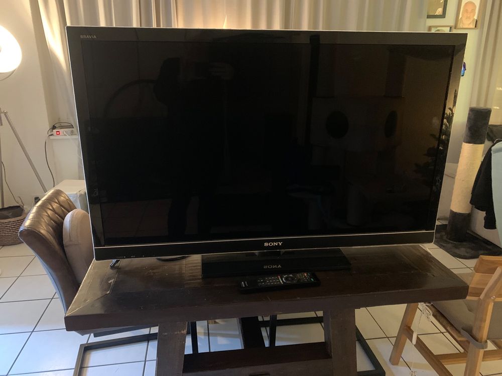SONY Fernseher KDL-46HX800 | Kaufen auf Ricardo