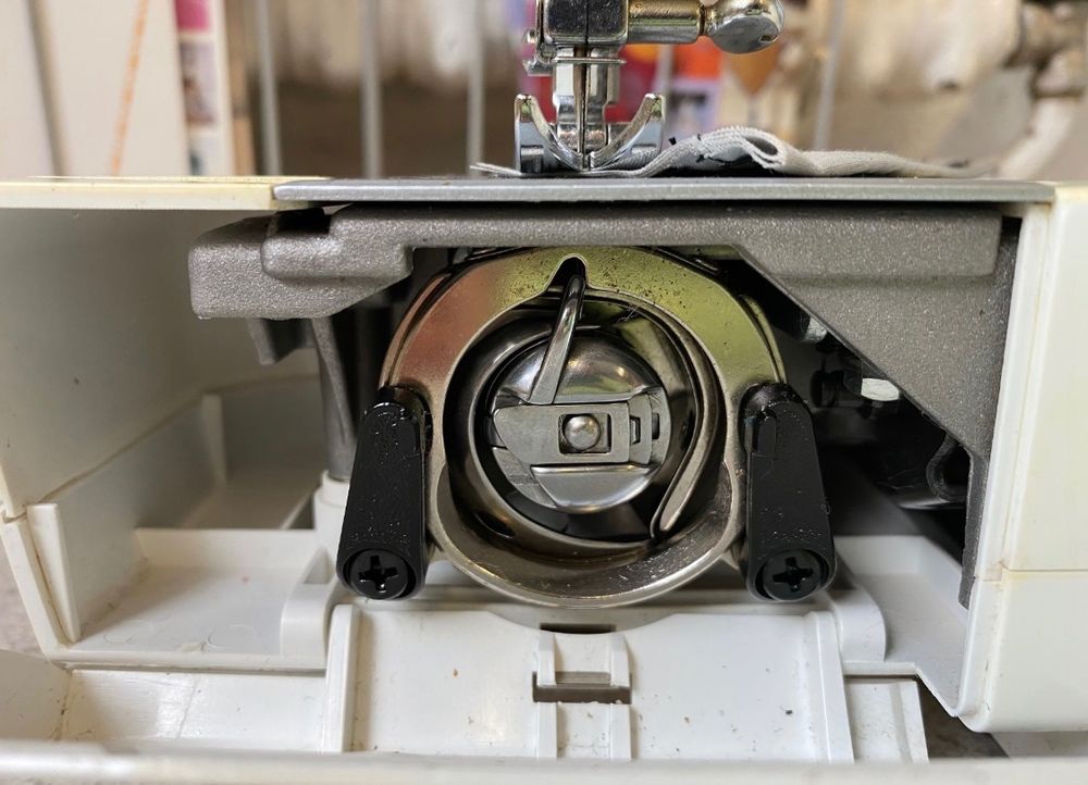 Nähmaschine Singer 8280, frisch revidiert | Kaufen auf Ricardo