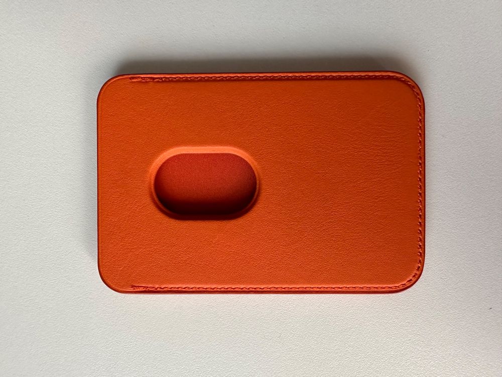 Apple Magsafe Wallet - Orange (Gebraucht) in für CHF 14 – mit Lieferung ...
