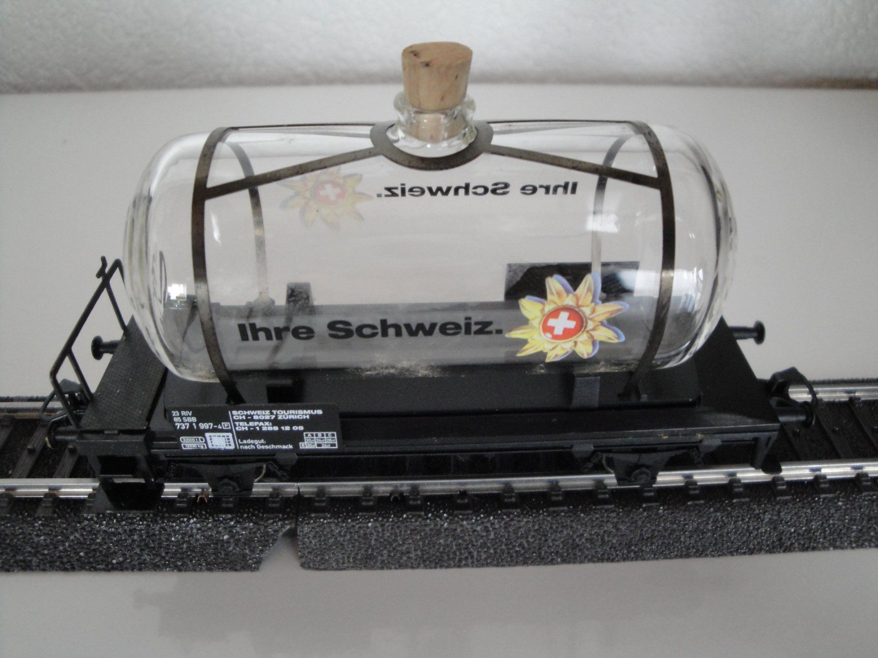 Märklin HO. Wagon citerne en verre "" IHRE SCHWEIZ "" (Neu und ...