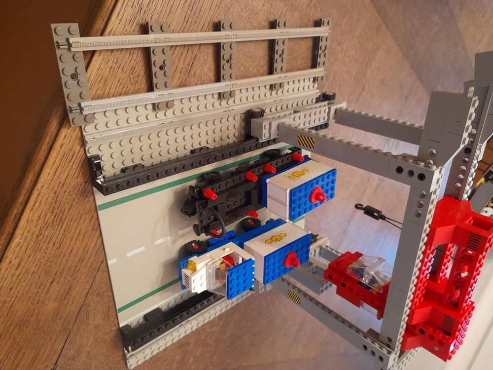 Lego Güterbahnhof Schwerlastkran Eisenbahn (Gebraucht) in Laupersdorf ...