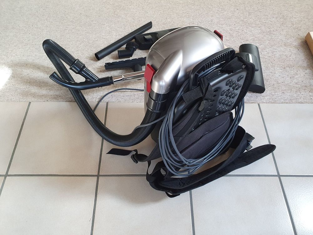 Rückensauger-Set mit Turbo-Bürste und Zubehör ab Fr. 1.--! | Kaufen auf ...
