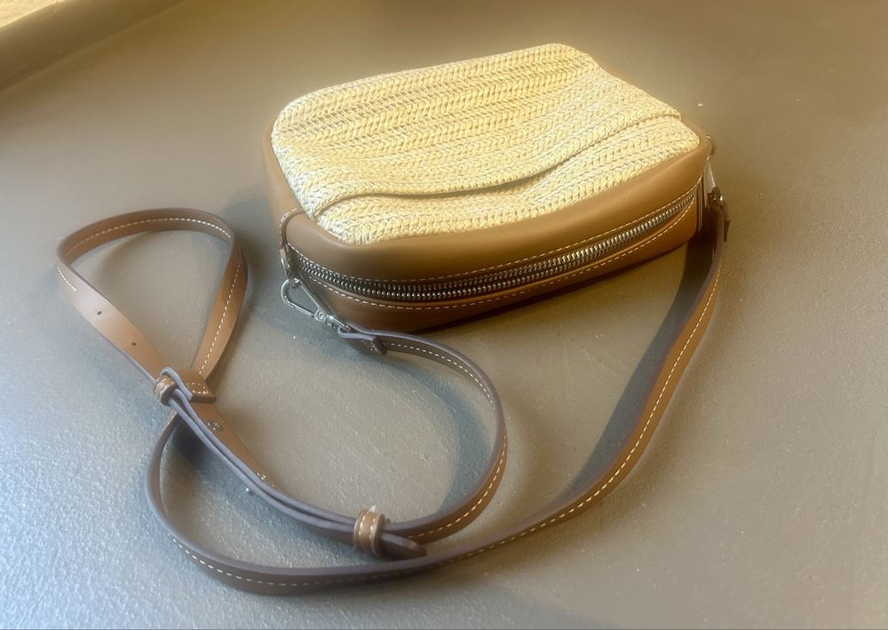 Tasche Neu (Neu (gemäss Beschreibung)) in Siebnen für CHF 9 – mit ...