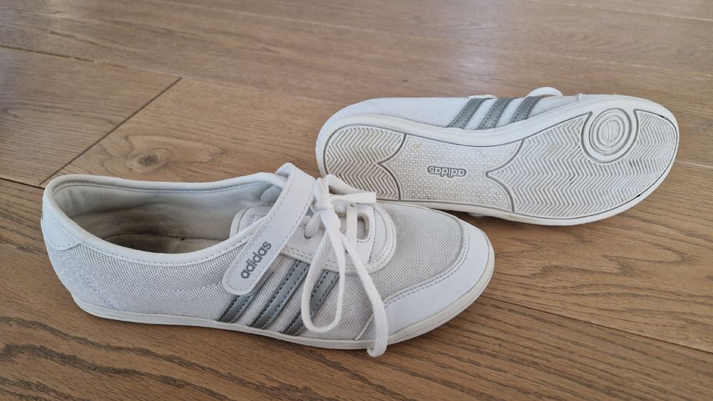 Adidas Ballerina weiss Gr 37 1/3 (Gebraucht) in Abtwil für CHF 6 – mit ...