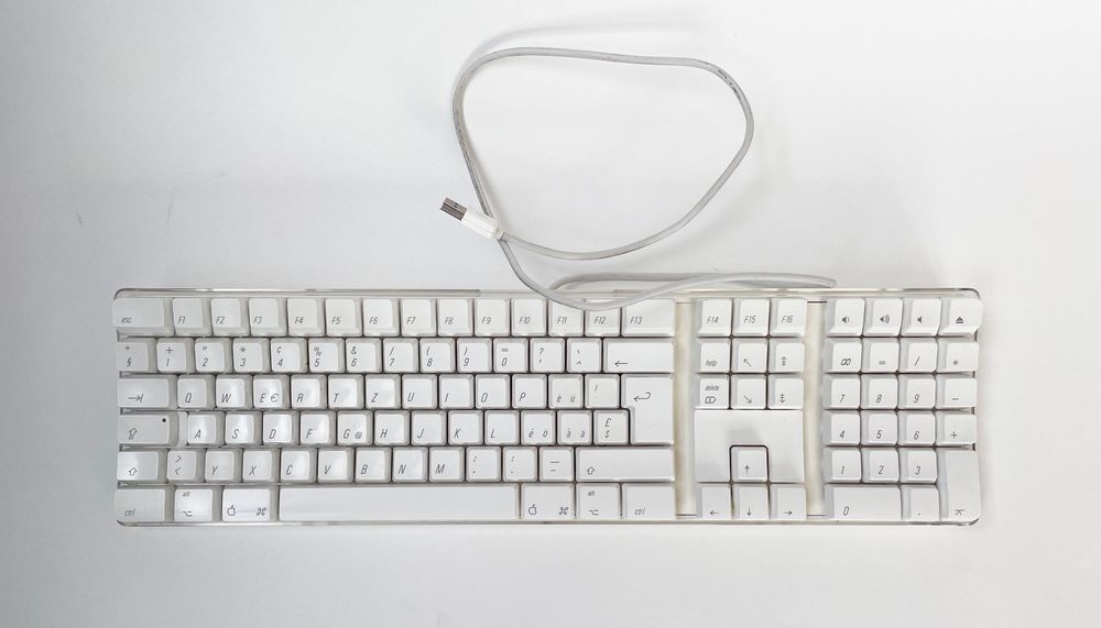 Apple Keyboard A1048 CH-DE Layout | Kaufen auf Ricardo