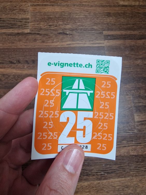 Autobahn Vignette 2025 (Neu und originalverpackt) in Urdorf für CHF 30 ...