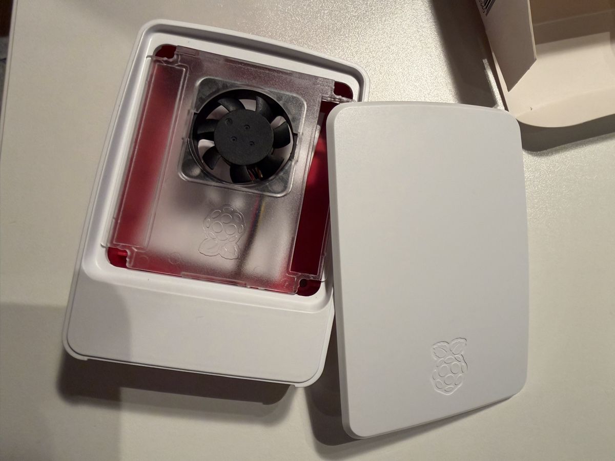 Raspberry Pi 4 2x Gehäuse mit Lüfter, neuwertig! (Gebraucht) in ...