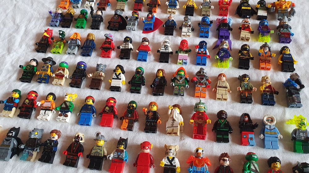 84 komplette LEGO System Figuren Minifiguren Ninjago kg | Kaufen auf ...