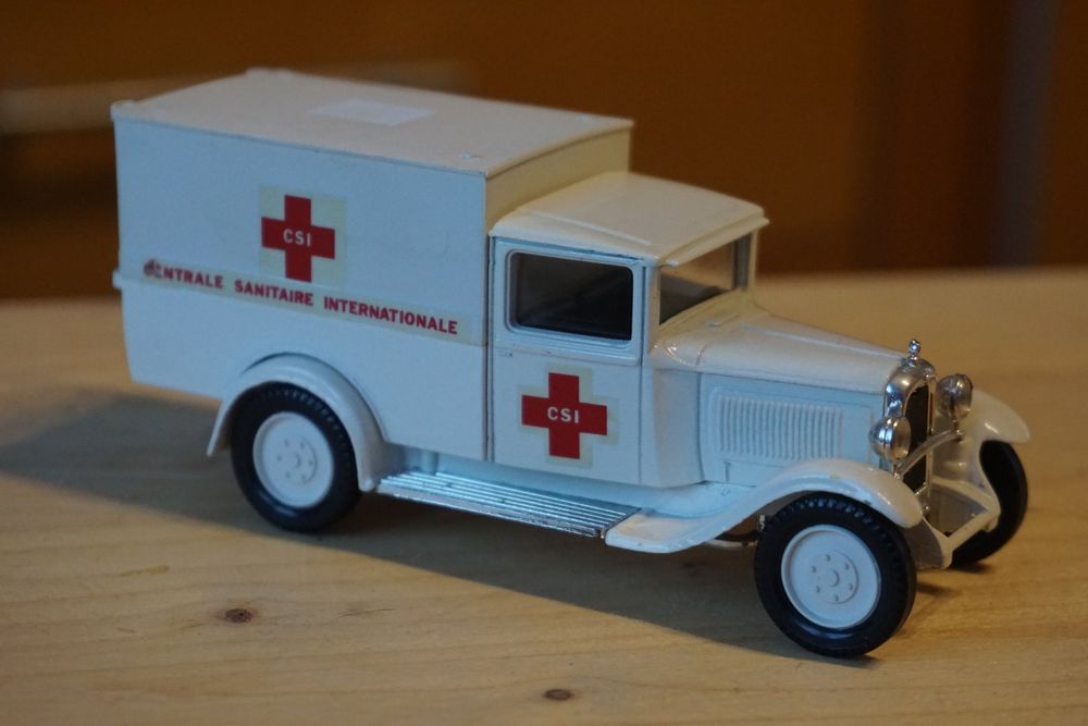 Solido `30 Citröen C4F Ambulance CSI 1:43 RAR !!!!!!!!! | Kaufen auf ...